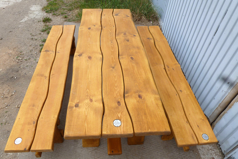 Pingid, lauad, välikäimla - Majorett